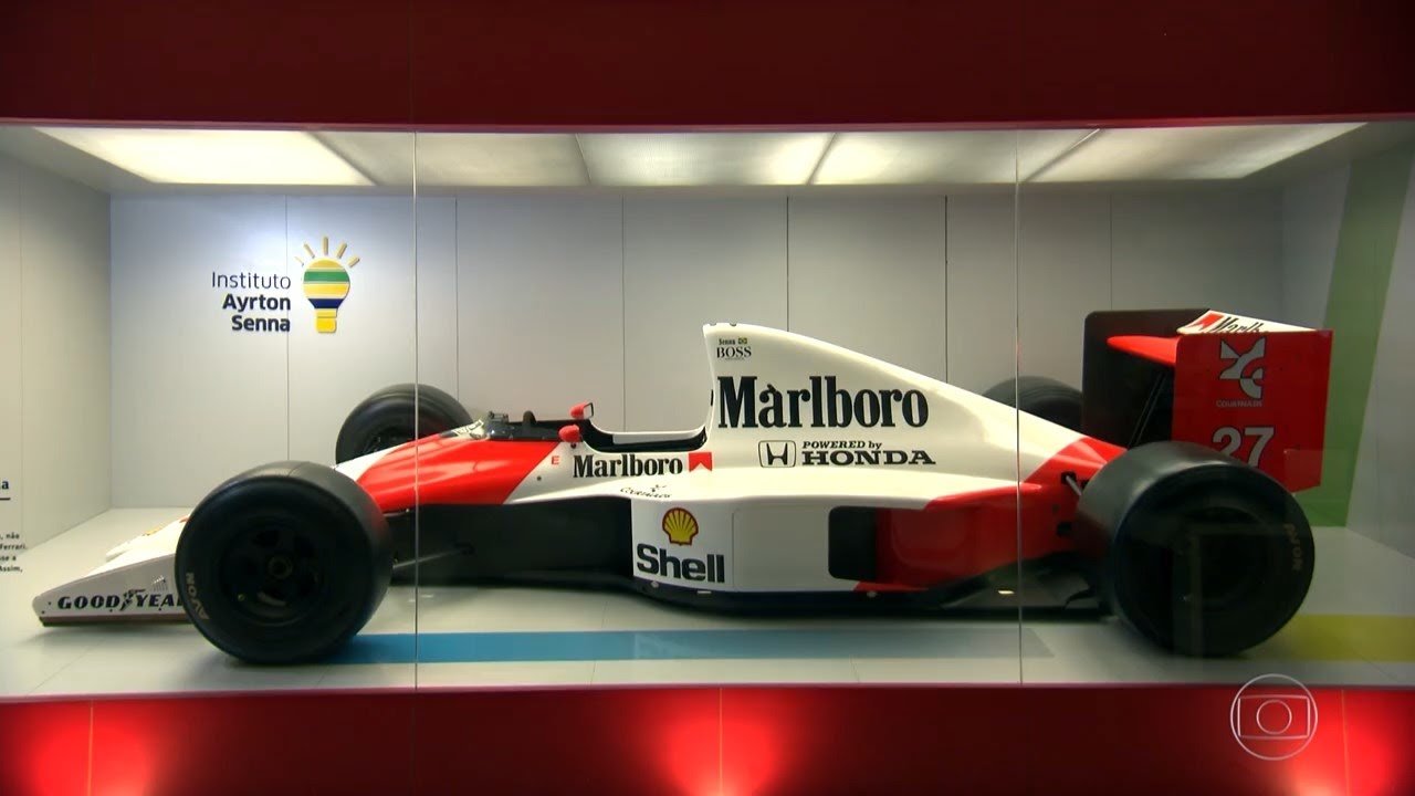 AYRTON SENNA NO FABULOSO MCLAREN MP4/4 - Balaclava F1 - Para amantes do ...